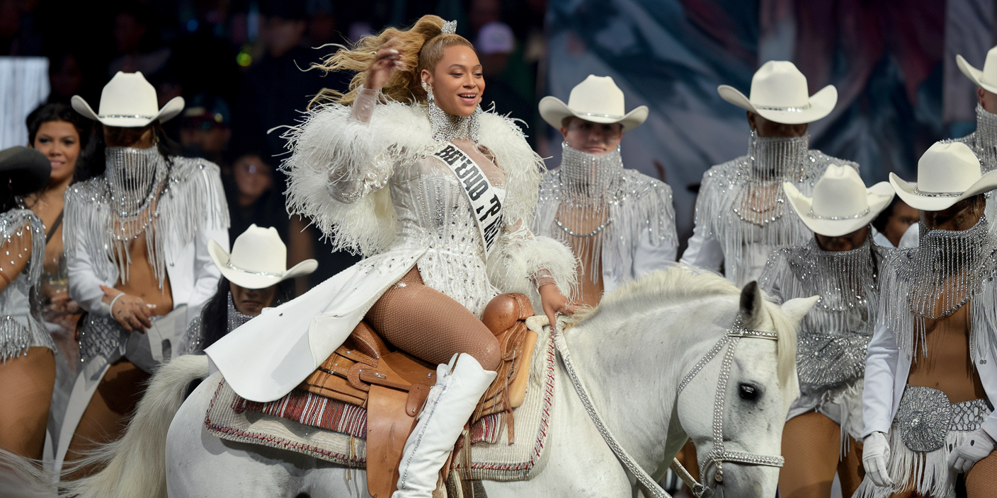 Beyoncé's NFL Halftime: Wild West Glam and Surprise Guests Steal the S ...
